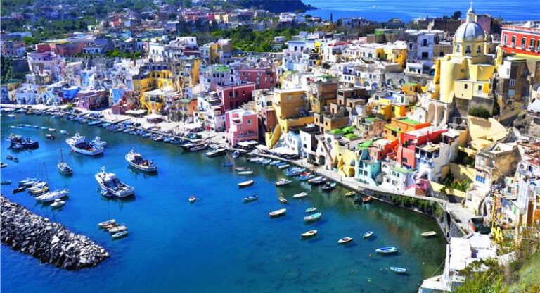 Procida Island: history, how to get there, ferries, hydrofoils