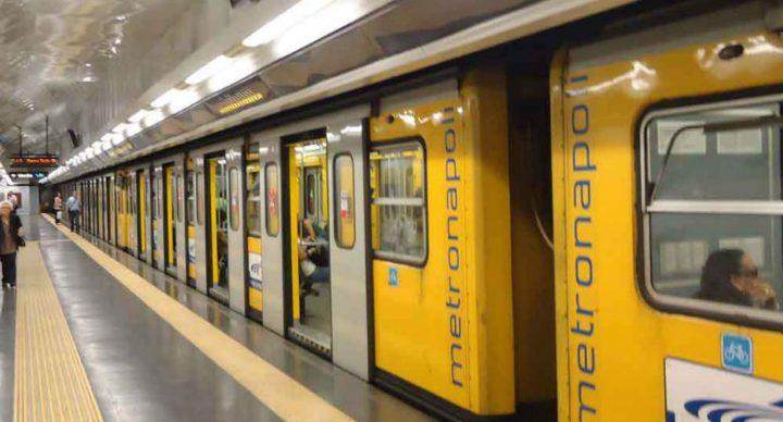 Metro linea 1 e 2 a Napoli: chiuso corridoio di interscambio Museo ...
