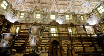 The Girolamini Library in Naples reopens to the public after 10 years ...