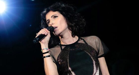 Giorgia alla Feltrinelli di Napoli per incontrare i fan e firmare il ...