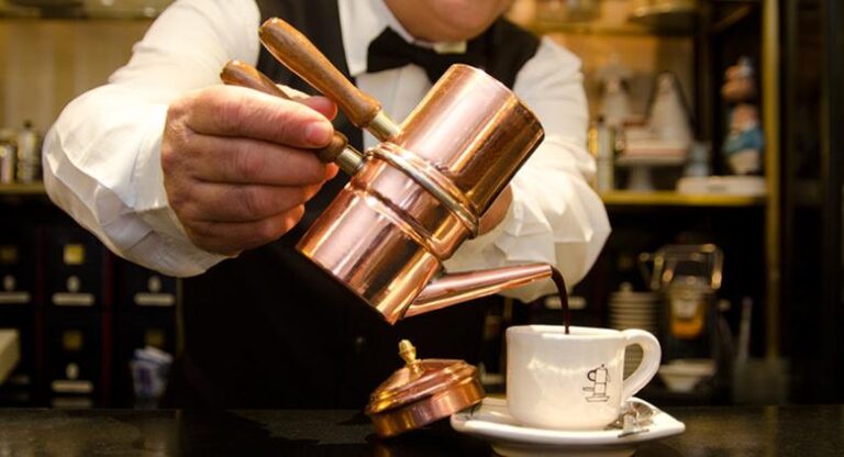 Cuccuma Week in Naples: at the Caffettiera in Piazza dei Martiri, the ...