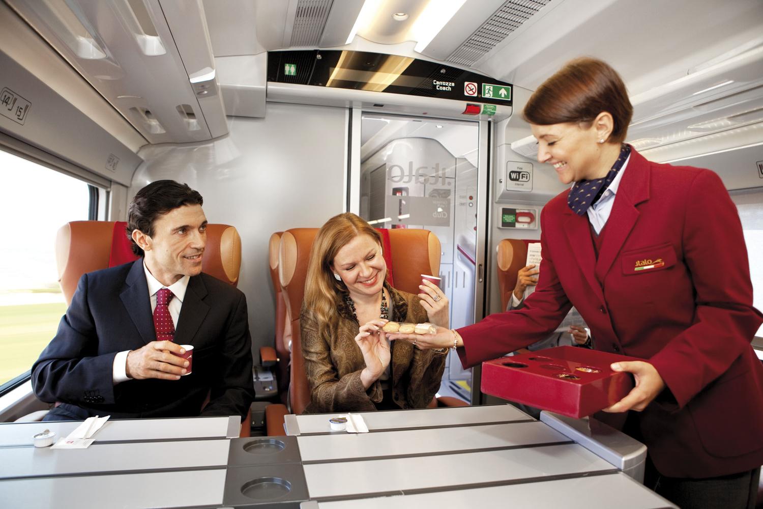 Italo assume a Napoli hostess e steward diplomati e laureati: come ...