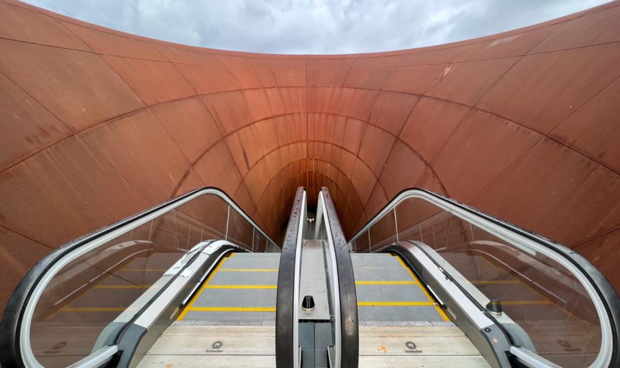 Anish Kapoor's metro line 7 in Naples: what it represents artistically