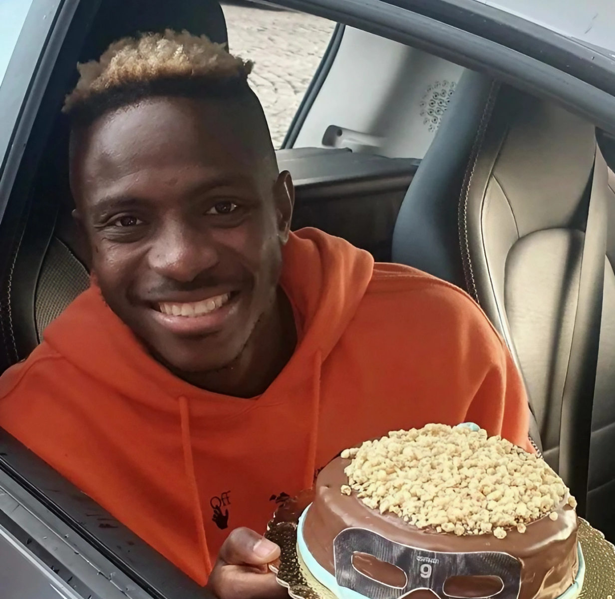 Osimhen cake, after the success it is delivered to the footballer