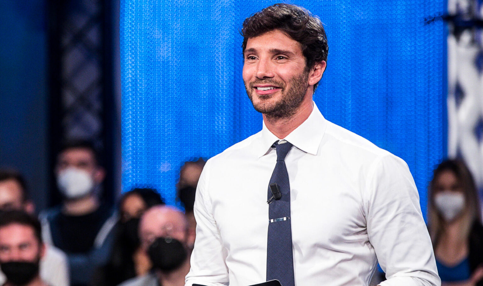 Stefano De Martino vuole Belén a Sanremo 2027: l'indiscrezione