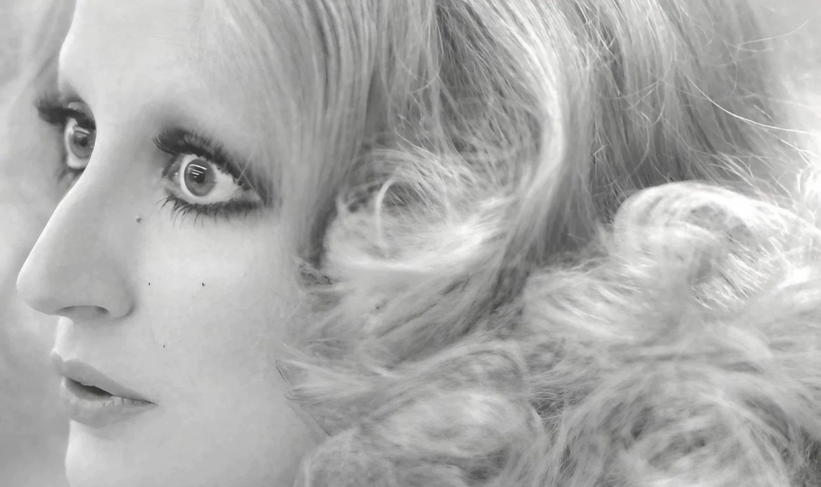 Why did Mina retire from the stage? Hypotheses and revelations