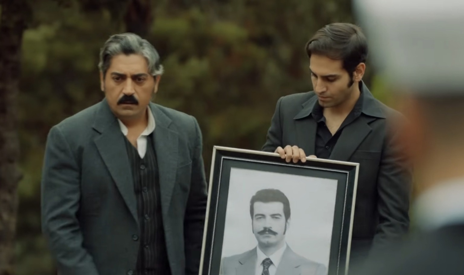 Bitter Earth, how does Demir die? How will his funeral go?