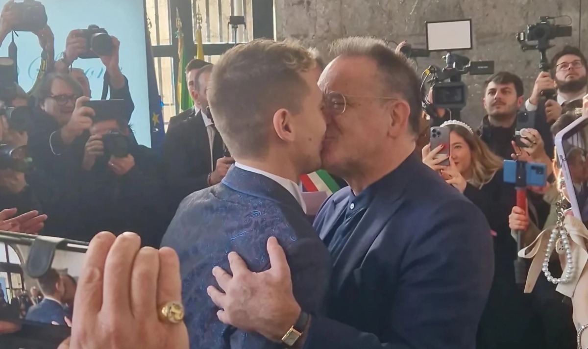 Alessandro Cecchi Paone e Simone Antolini si sono sposati a Napoli