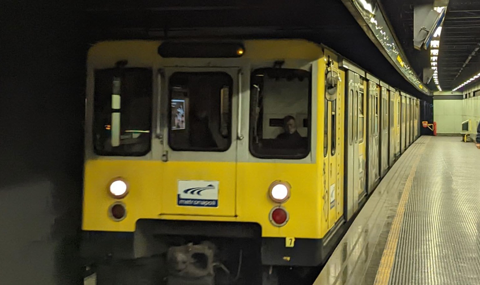 Metropolitana Linea 1 di Napoli, orari, fermate e aggiornamenti