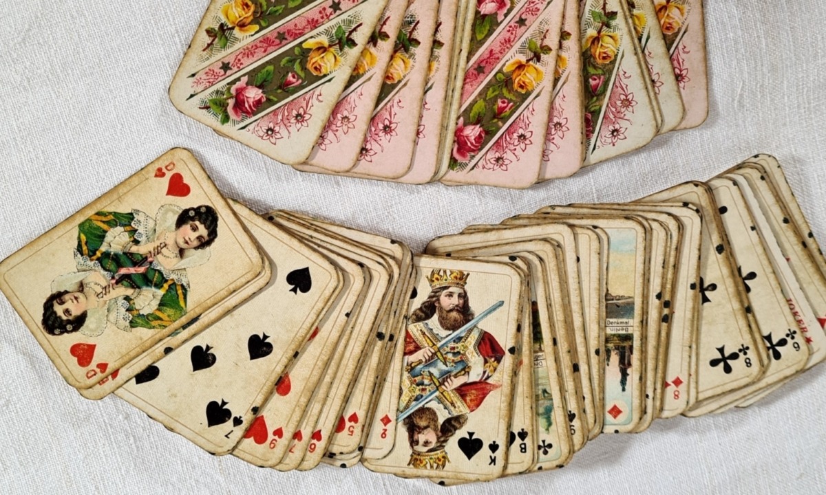 Paper is a game for us at the State Archives of Naples: a journey ...