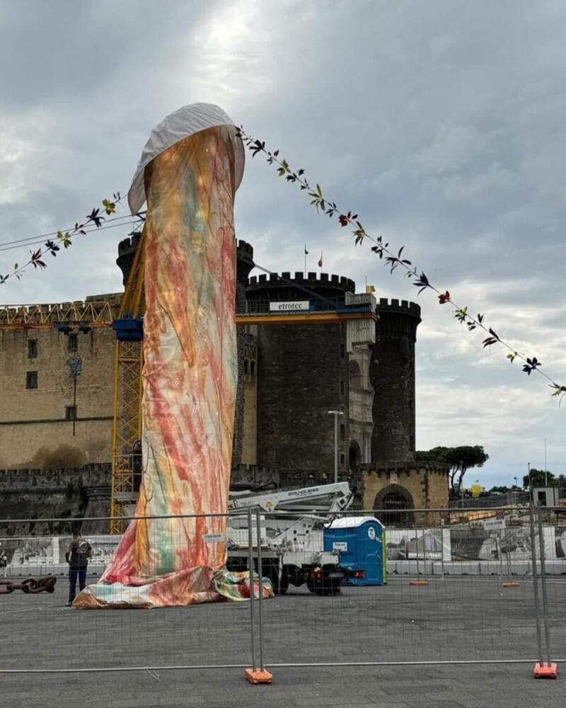 Meaning You are a big thing by Gaetano Pesce in Piazza Municipio