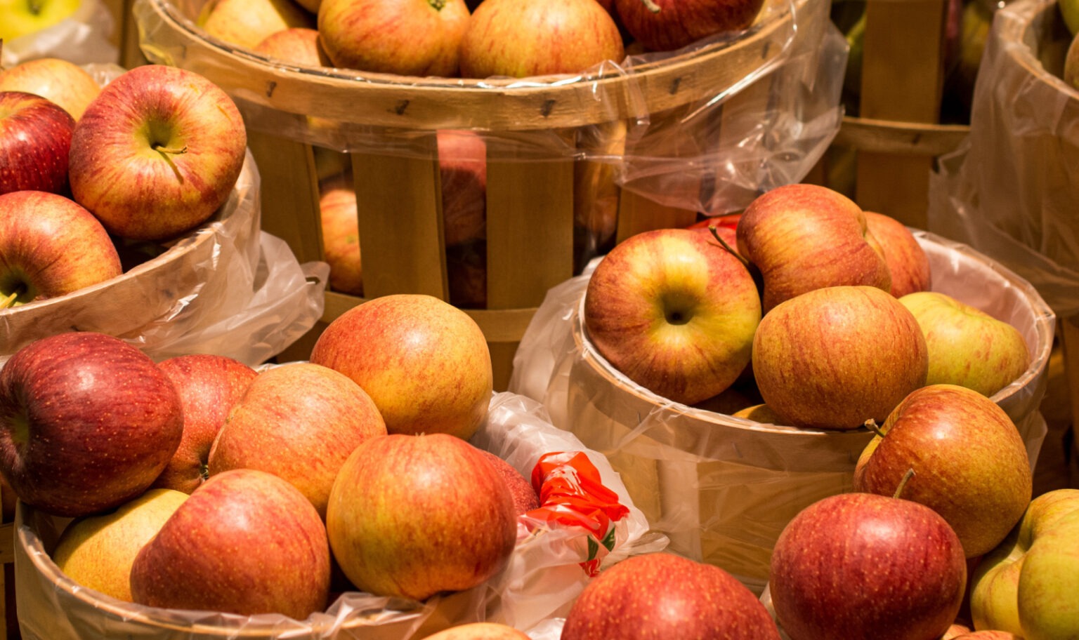Festa della Mela 2024 a Valle di Maddaloni con cibi tipici, carne alla ...