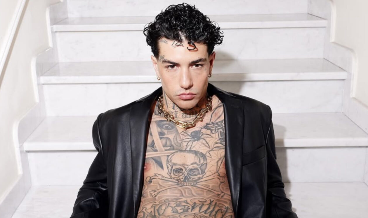 Tony Effe censored? Rai takes away his necklace, here's why