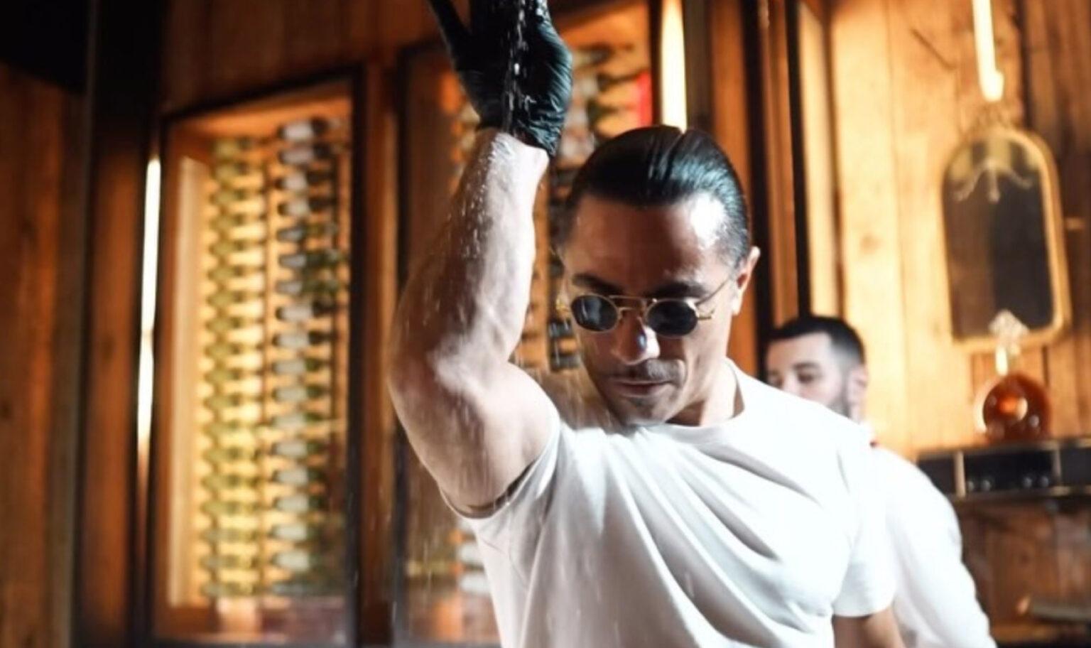 Salt Bae opens in Naples, where will the restaurant be and what will it ...