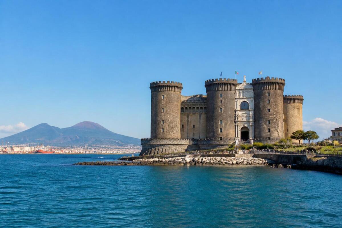 Maschio Angioino: il simbolo del potere a Napoli tra angioini ...